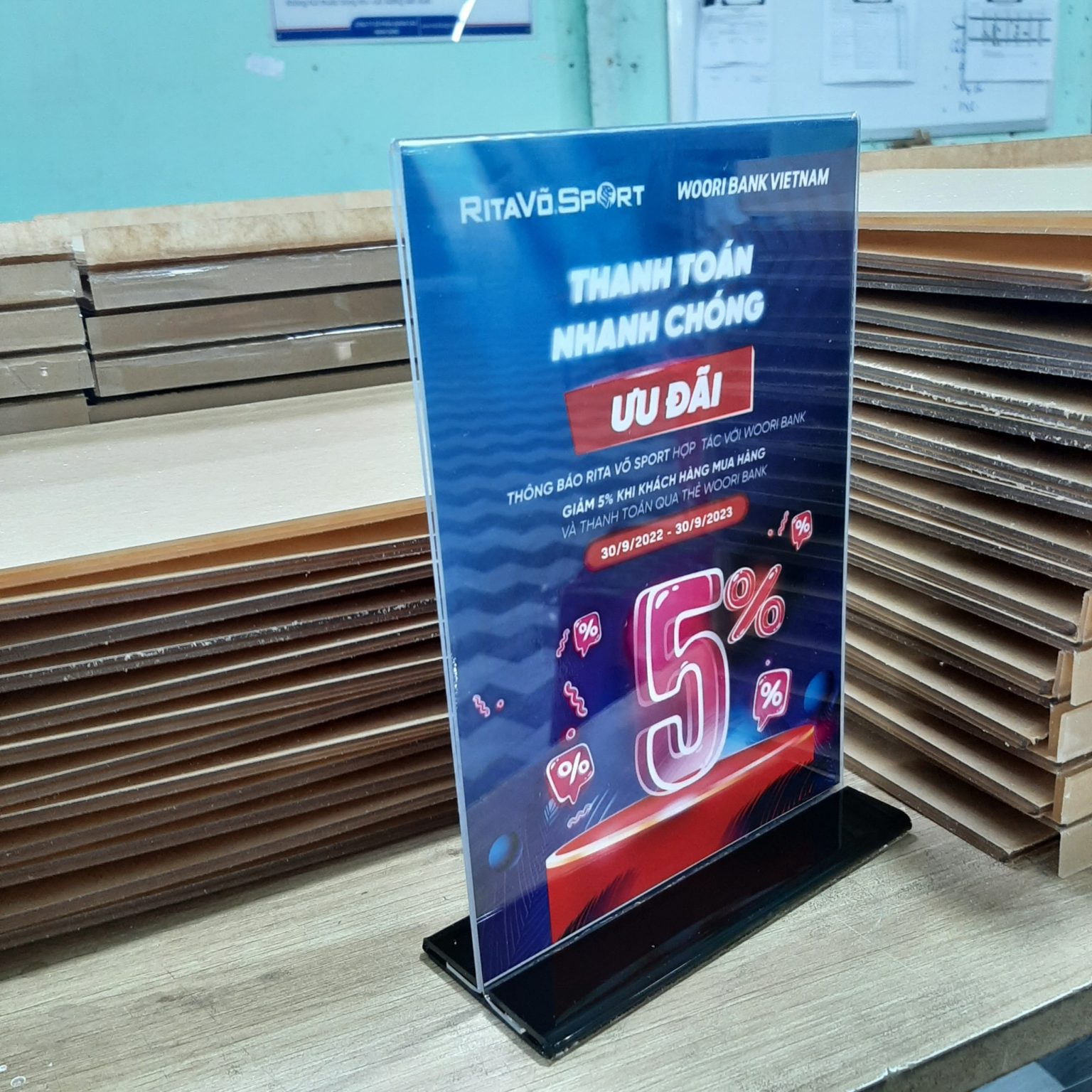 Bảng mica A4 để bàn – treo tường - Giải pháp trình bày chuyên nghiệp ...